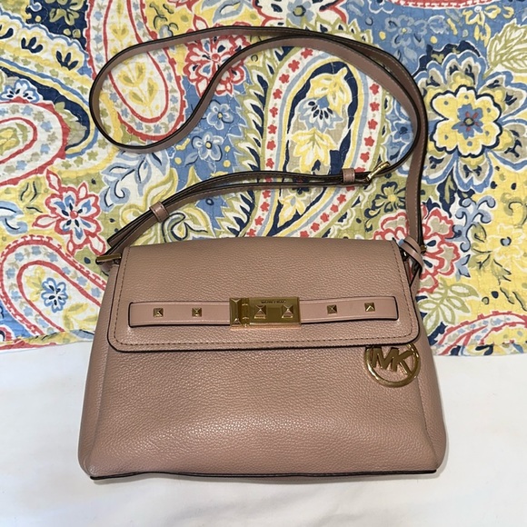 MICHAEL Michael Kors | Bags | Michael Kors Addison Purse Color Fawn ...